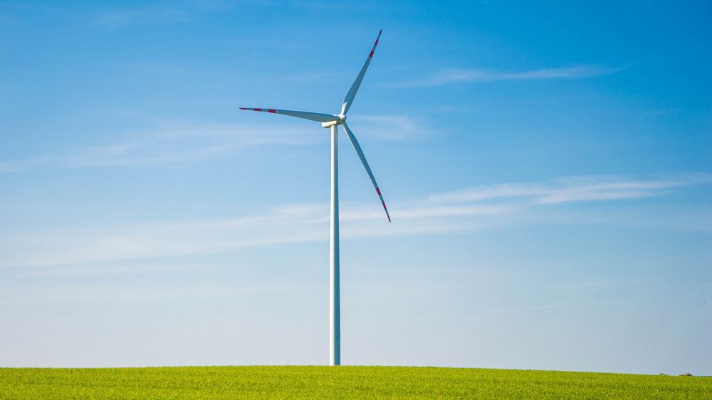 Storm van kritiek op nieuwe windmolens tot 245 meter hoog ...