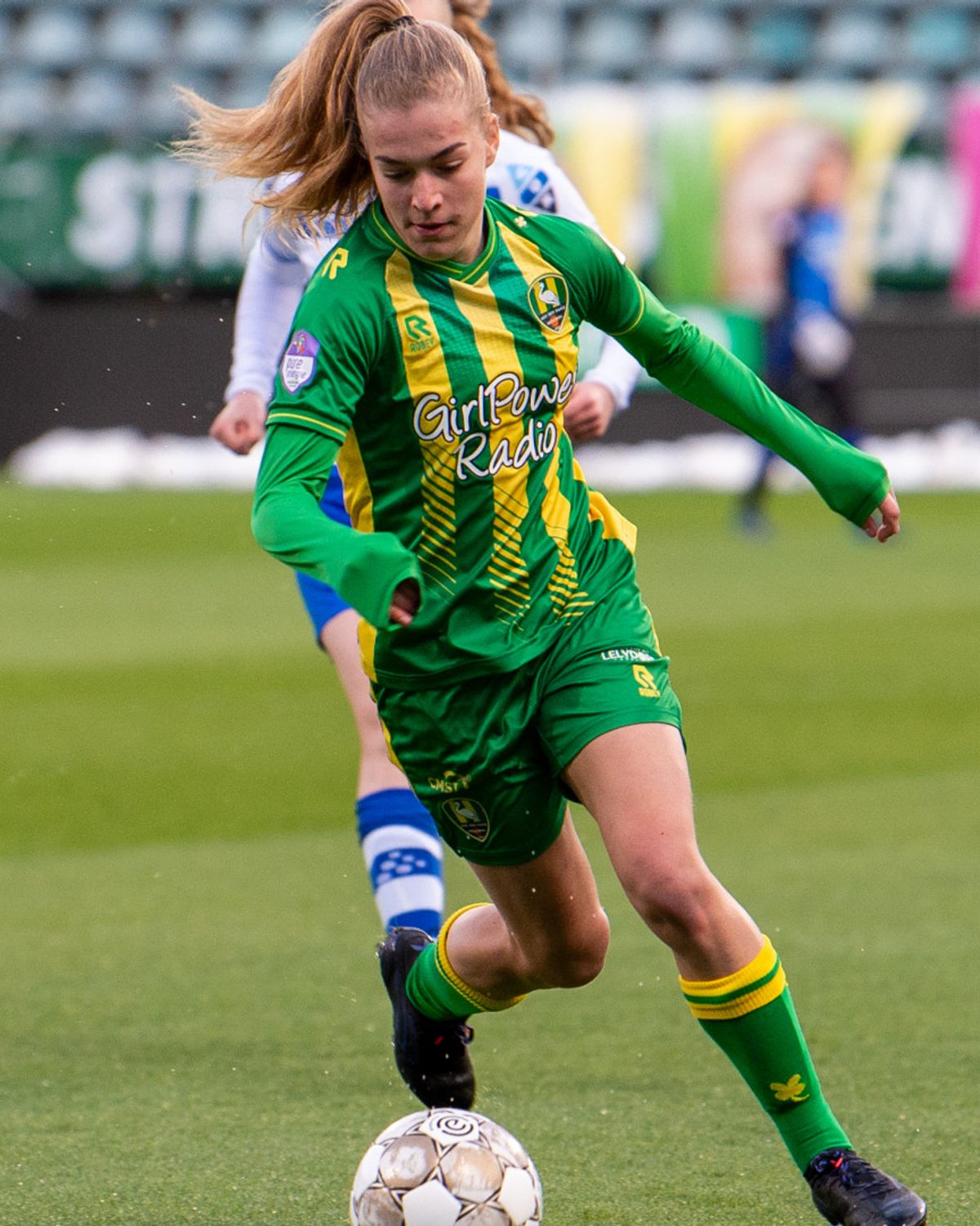 Naast voetbalcarrière bij ADO is Nikki ook een masterstudent: 'ADO is ...