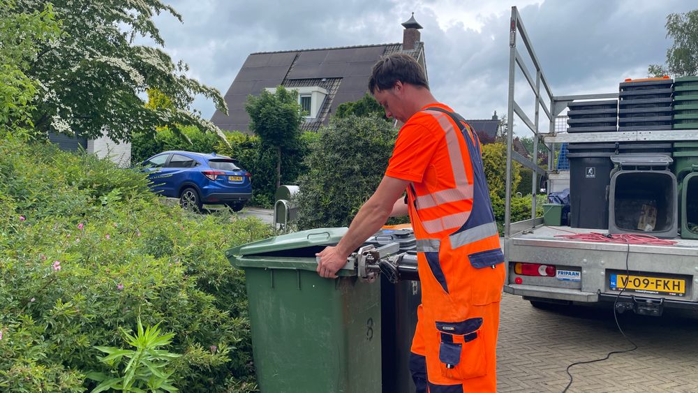Afvalcontainers Aa en Hunze worden voorzien van chip: 'Zorgt voor een ...