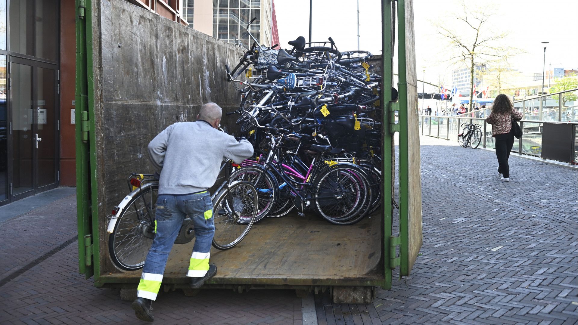 Fiets gejat of toch iets anders? 'Met tengels van andermans spullen ...