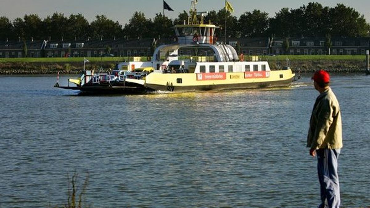 Noodreparaties veerpont Groot-Ammers - Rijnmond