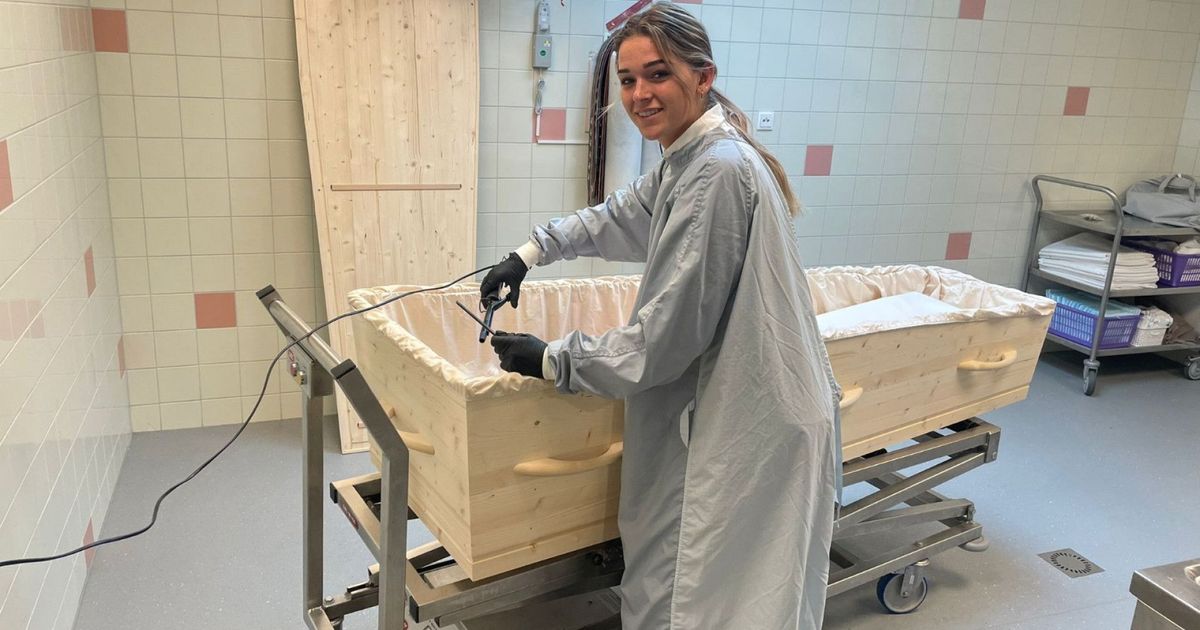 Suus (19) werkt met dode mensen: 'Soms komt er nog een laatste zucht ...