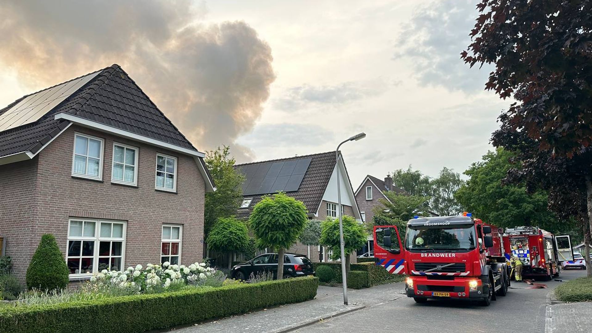 112 Nieuws: Gewonde bij uitslaande brand in Vroomshoop - Oost