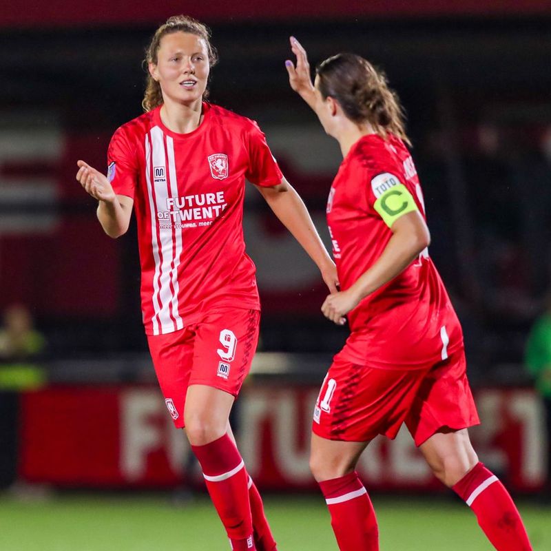 FC Twente Vrouwen wint met speels gemak van PEC Zwolle - Oost