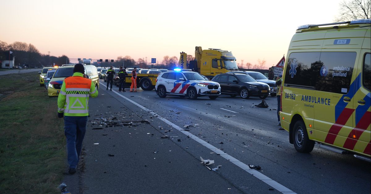 112 Nieuws: A28 dicht na ongeval | Branden in Wilsum en Nijverdal - Oost