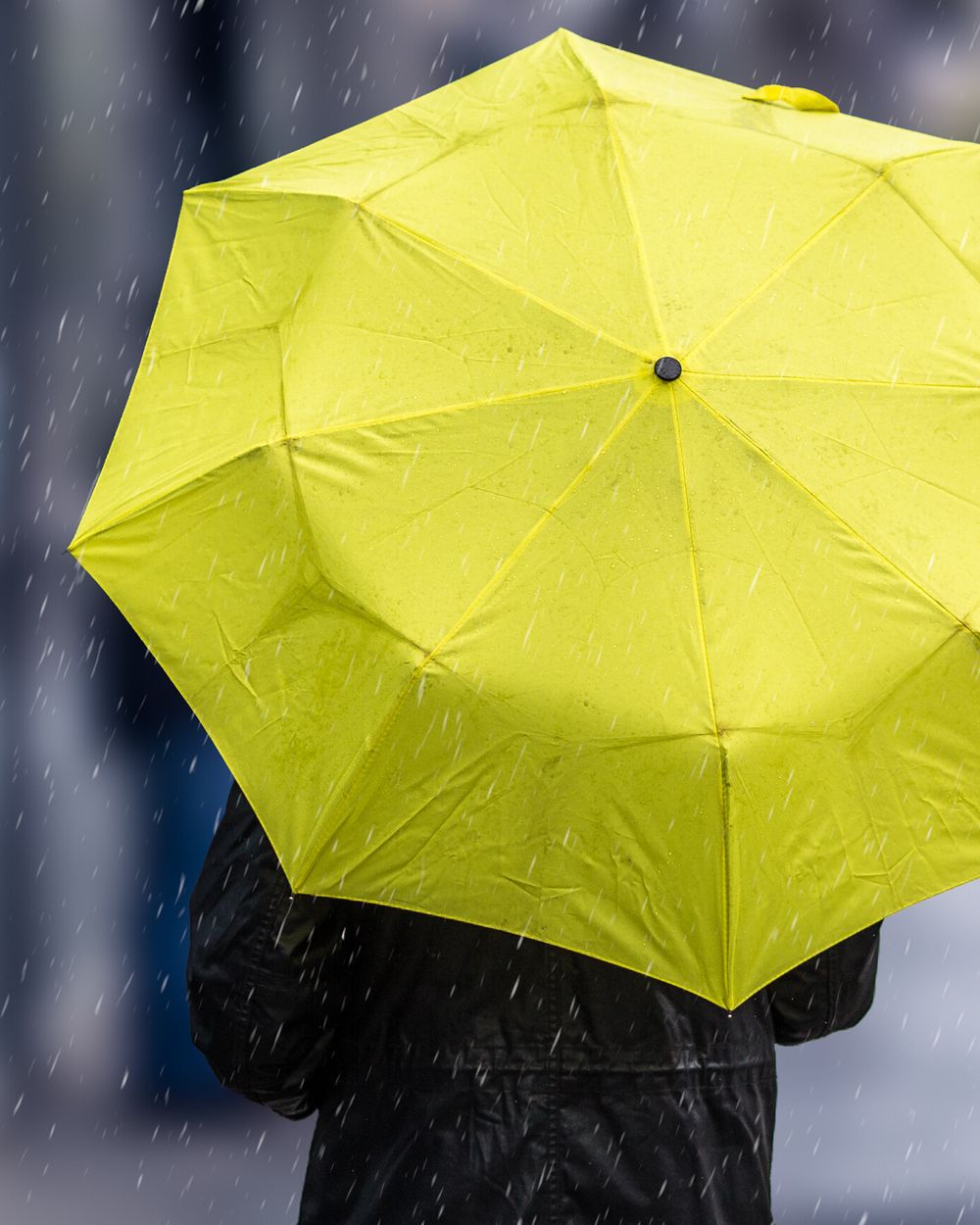 KNMI kondigt opnieuw code geel af voor onweersbuien - Omrop Fryslân