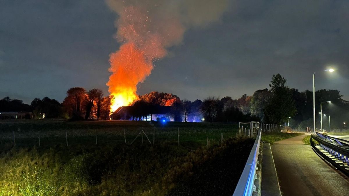 Zeer grote brand in voormalige steenhouwerij in Kerkrade - L1 Nieuws