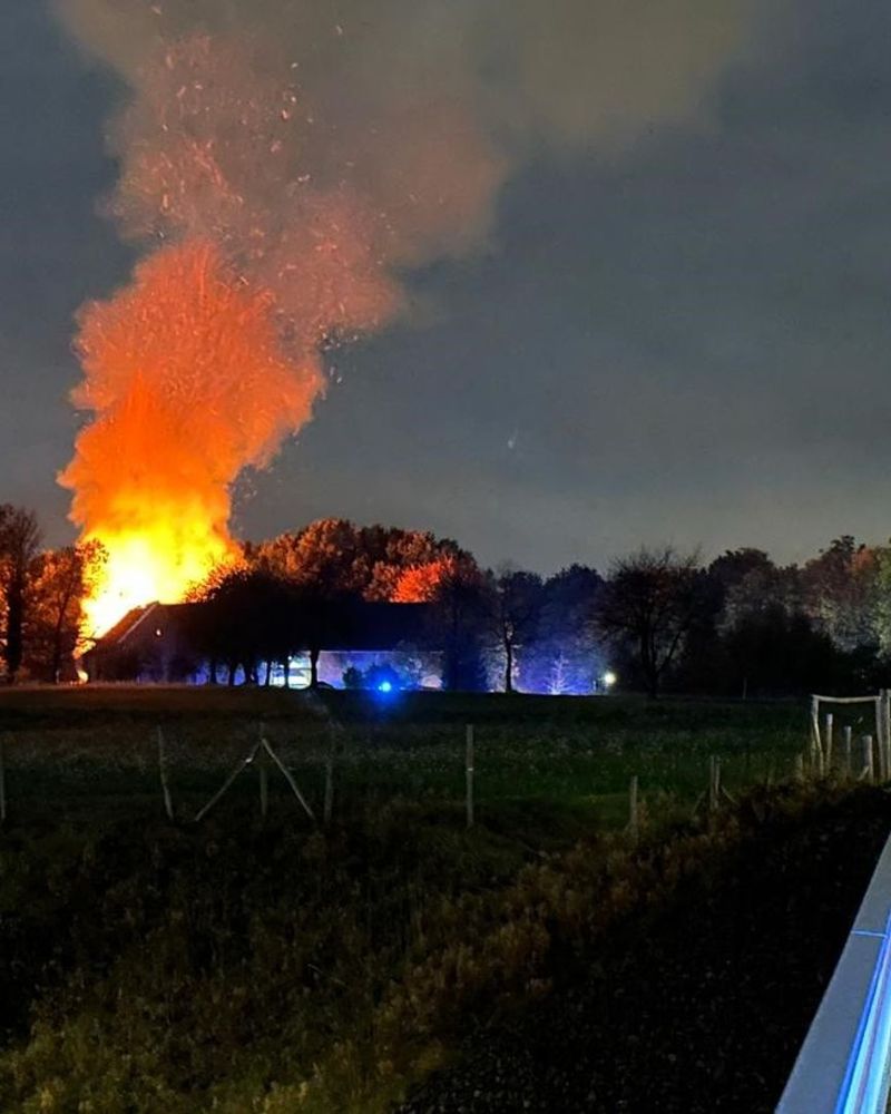 Zeer grote brand in voormalige steenhouwerij in Kerkrade - L1 Nieuws
