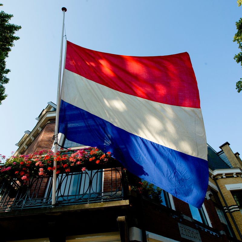 Vijf vragen over het uithangen van de Nederlandse vlag - RTV Drenthe