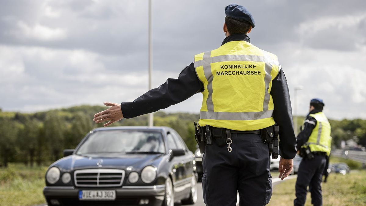 PVV en NSC willen naar Duits voorbeeld grenscontroles invoeren - Omroep ...