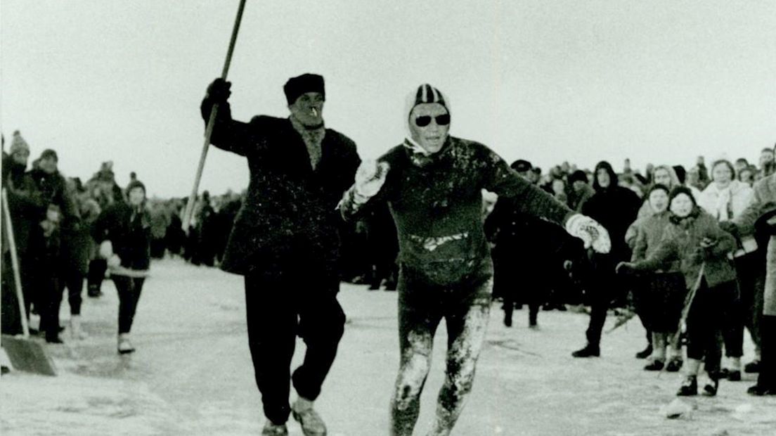 Standbeeld Reinier Paping in Ommen onthuld - Oost