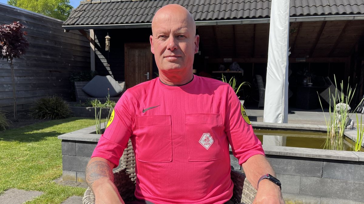Liever precies dan populair: scheidsrechter Martin Arends stopt - RTV ...