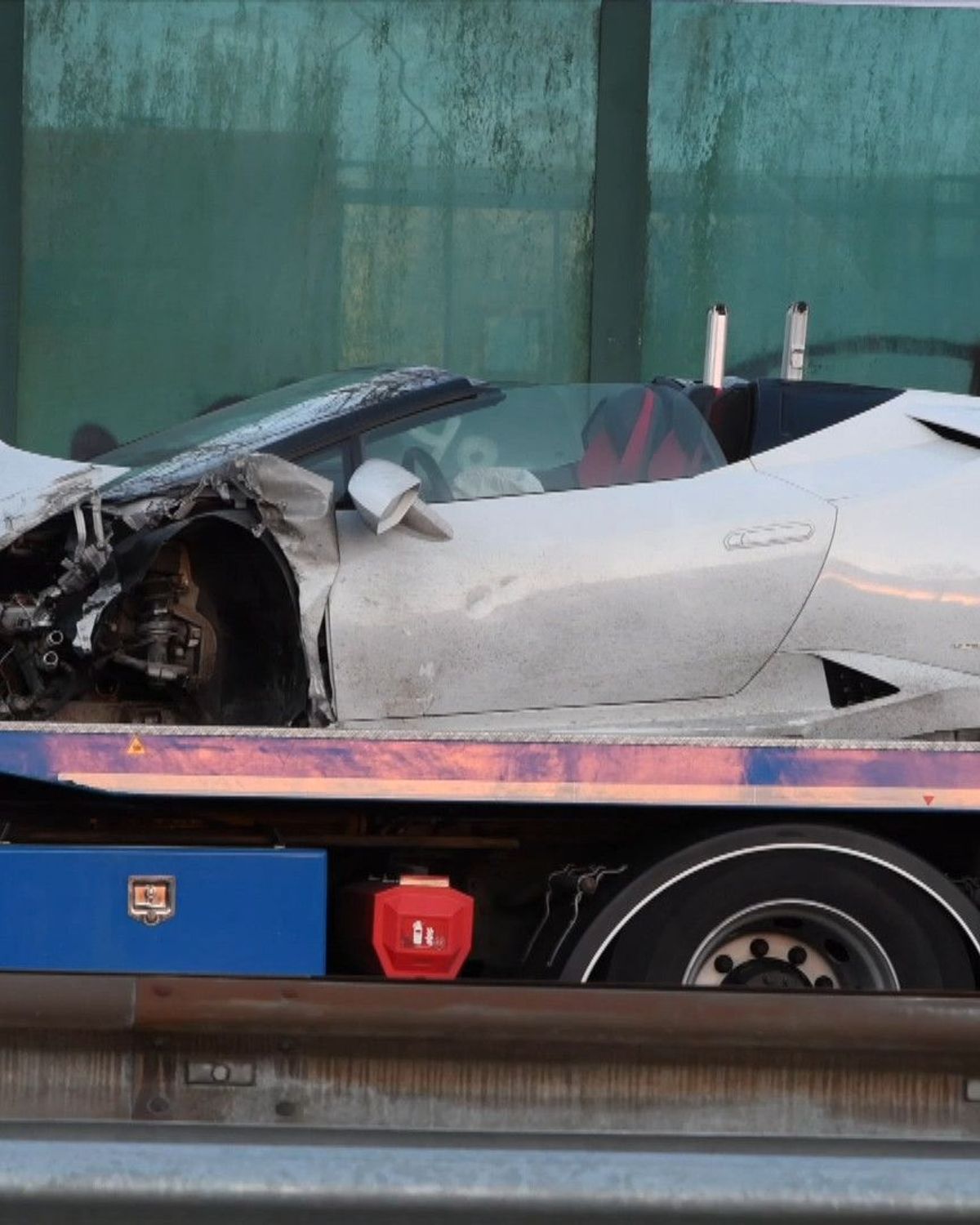 Huurder gecrashte Lamborghini moet binnen een maand twee ton betalen ...