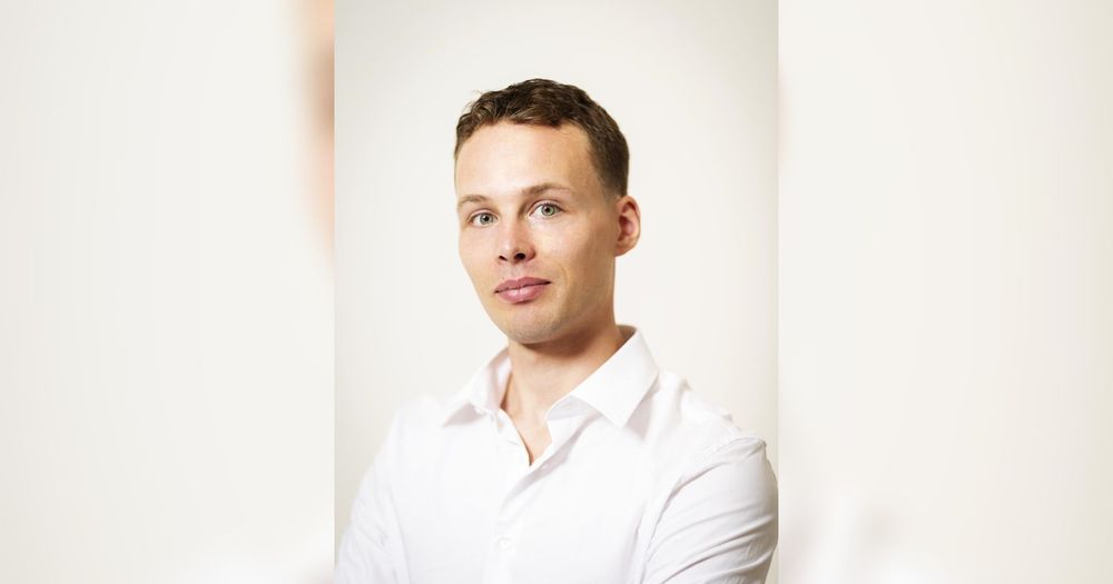 Ruinerwold-kind Israel van Dorsten in boek: 'Ik hoop soms dat vader doodgaat' - RTV Drenthe