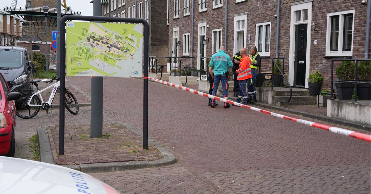 Vrouw (63) dood gevonden in woning, verdachte (31) opgepakt op snelweg - Rijnmond