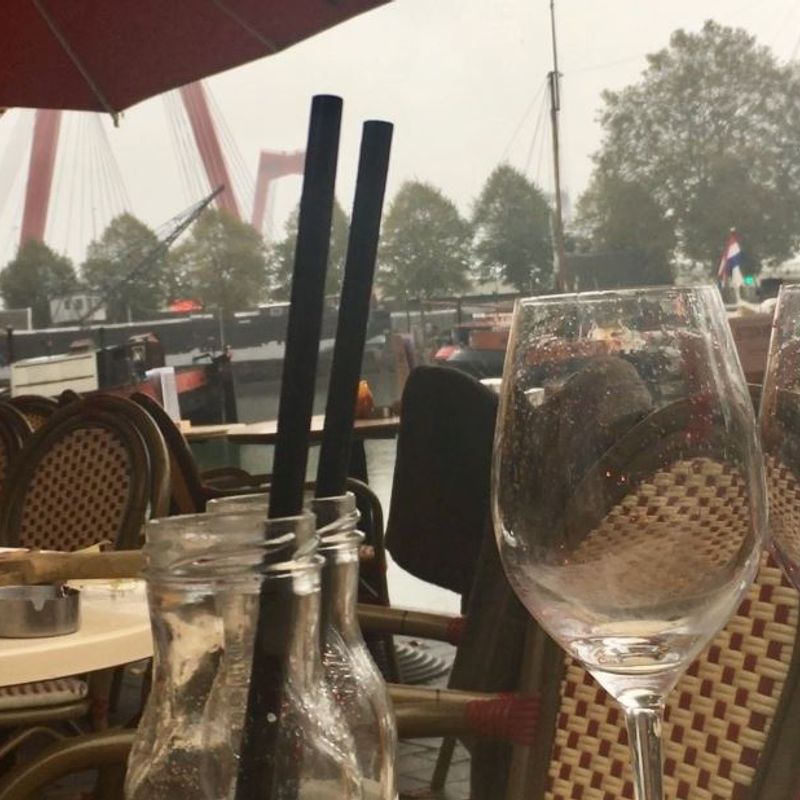 Rotterdamse horecaondernemer: Geen rietjes meer? Geen probleem! - Rijnmond