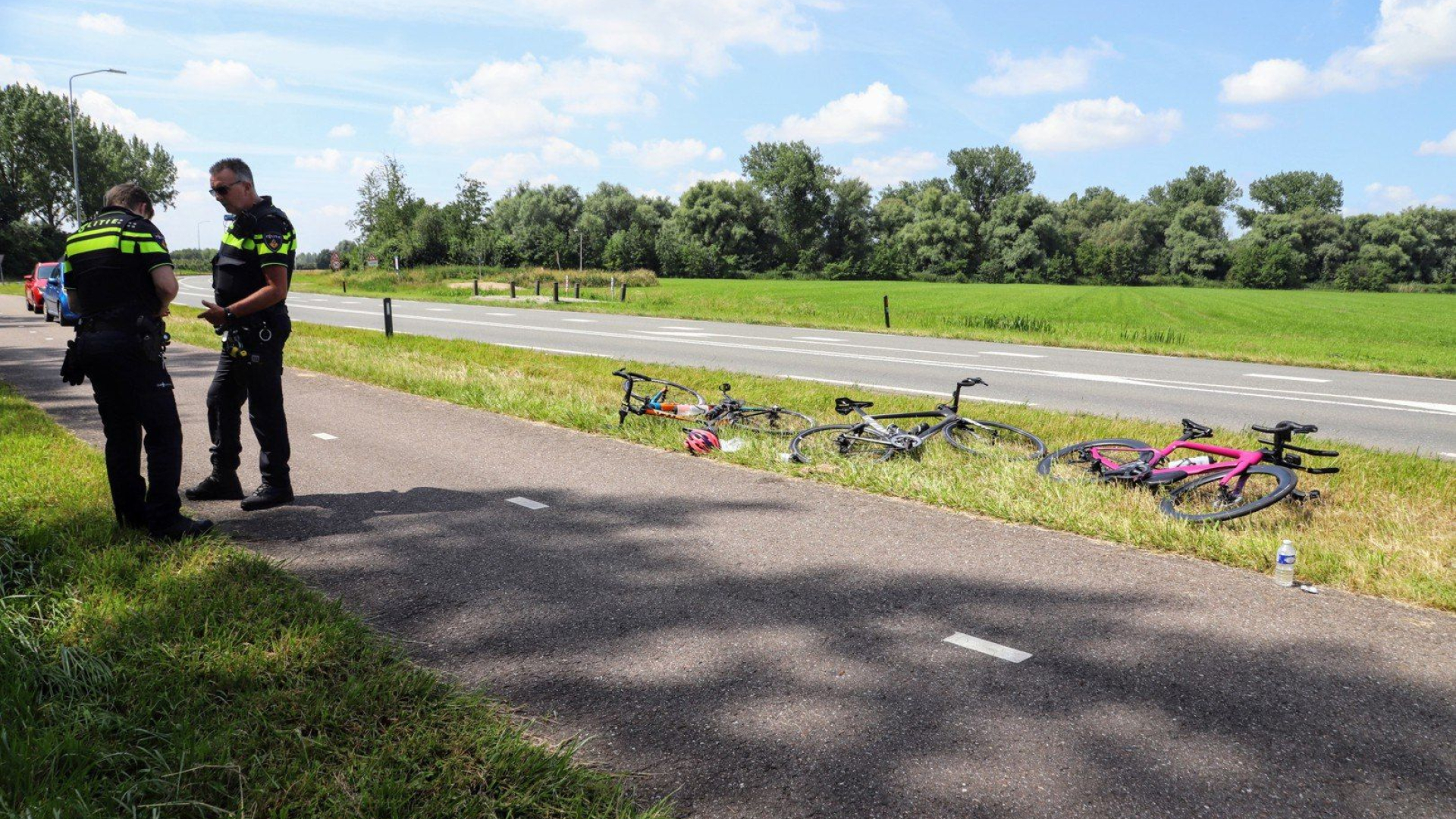 Politie en omstanders pakken wegpiraten • meisje gewond - Omroep Gelderland