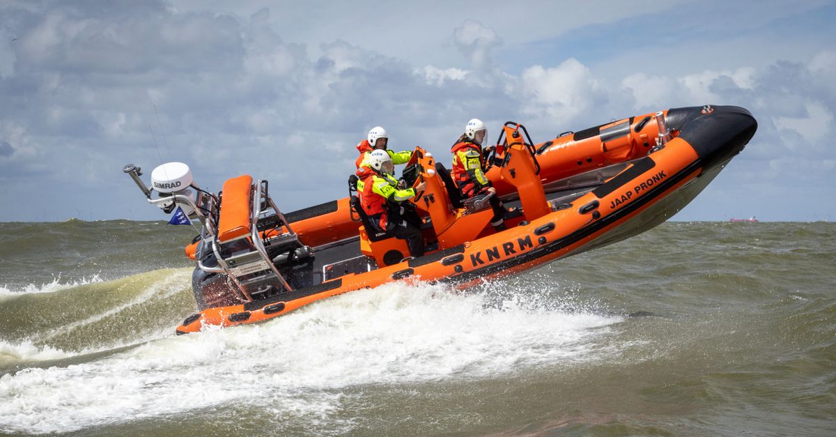 KNRM doopt nieuwe reddingboot 'Jaap Pronk', vernoemd naar overleden ...
