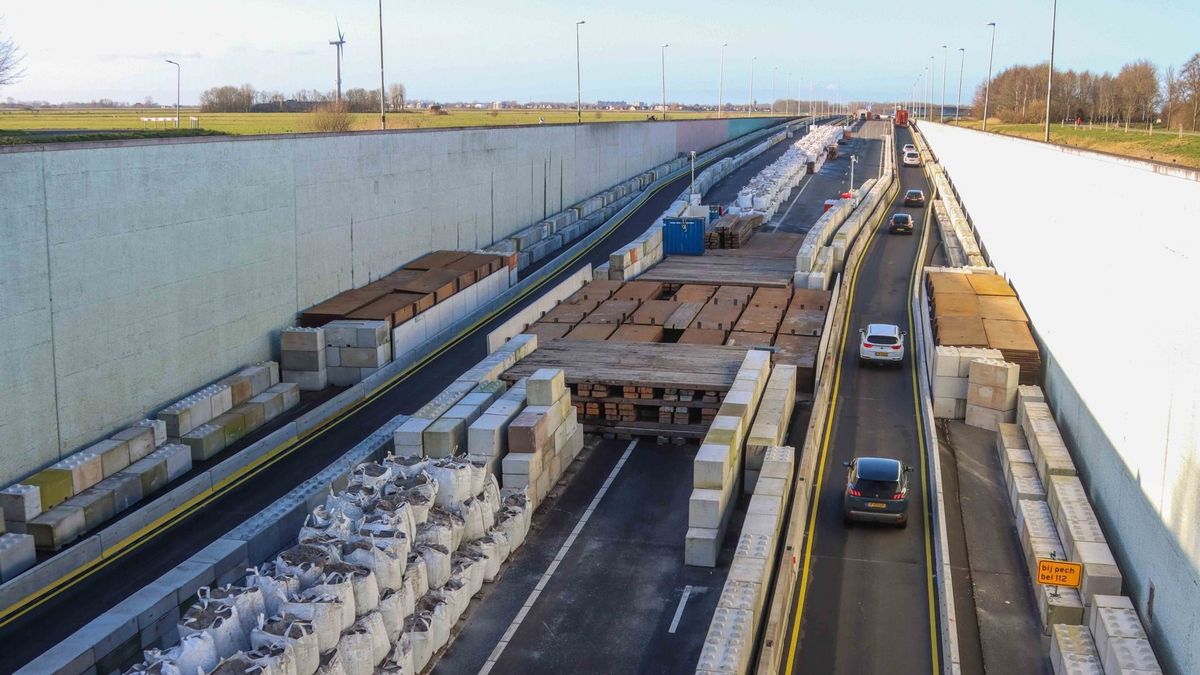 Tunnel in A7 krijgt volledig nieuwe fundering, reparatie duurt een jaar ...