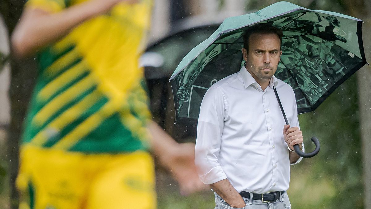 ADO-directeur Mathijsen over uitblijven nieuwe spelers: 'De lat ligt ...