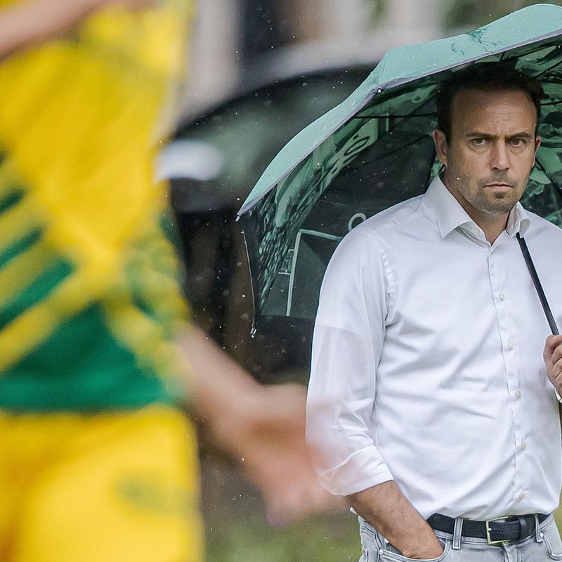 ADO-directeur Mathijsen over uitblijven nieuwe spelers: 'De lat ligt ...