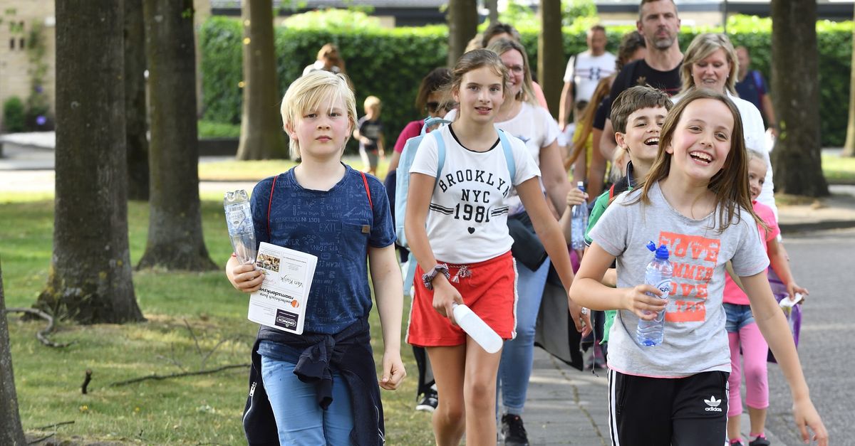 Op meerdere plekken avondvierdaagse afgelast om code geel: 'Gaan geen ...