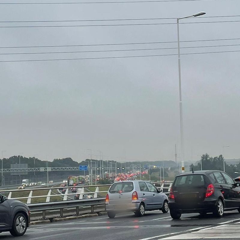 A29 richting Numansdorp grotendeels weer vrij na ongeval - Rijnmond