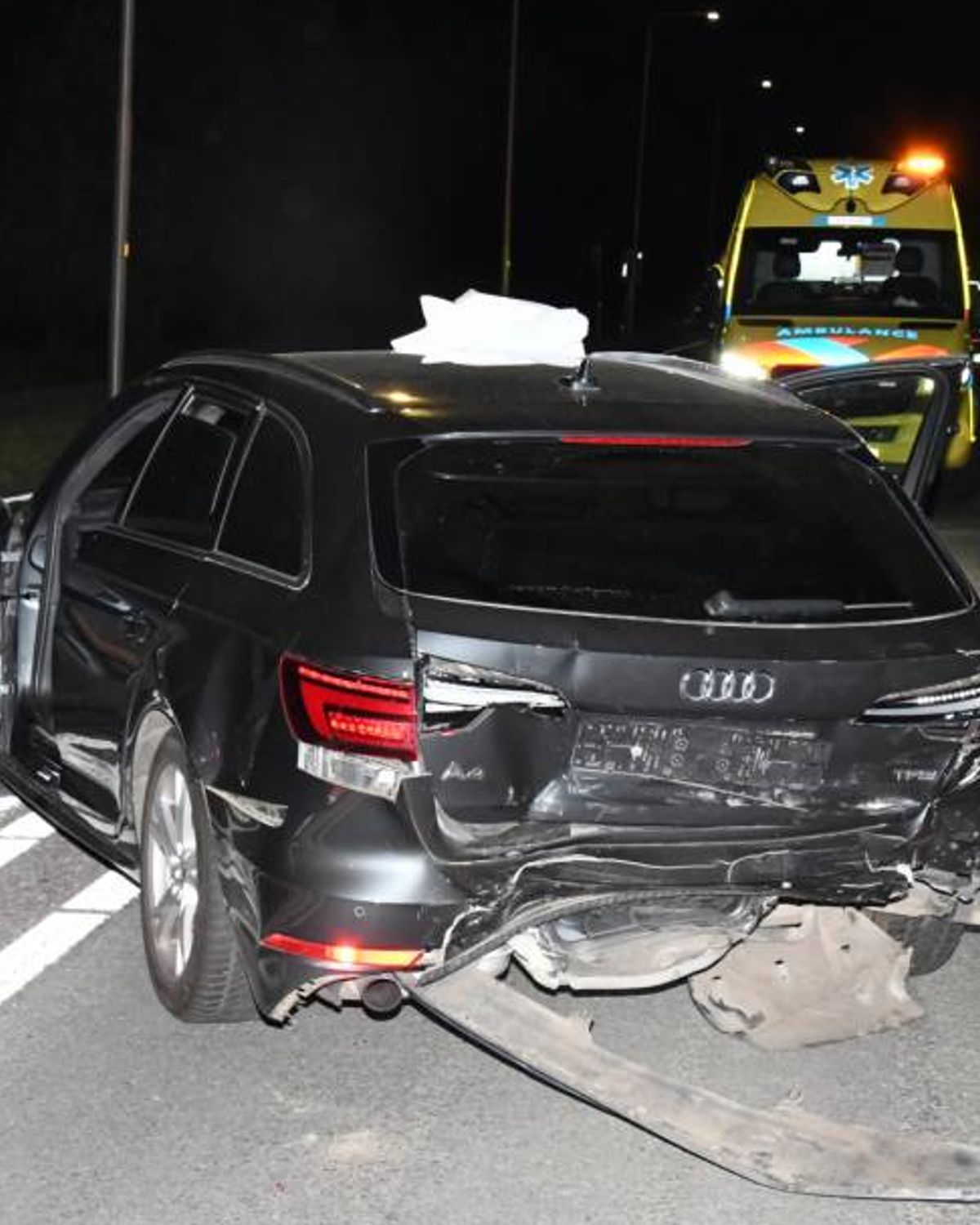 Audi draait 180 graden bij botsing N57 Middelburg: twee gewonden naar ...