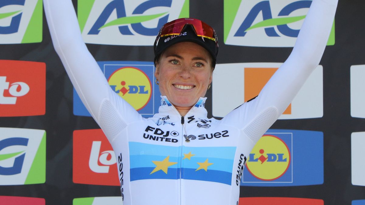 Sportnieuws | Demi Vollering wint etappe in Giro - Omroep West