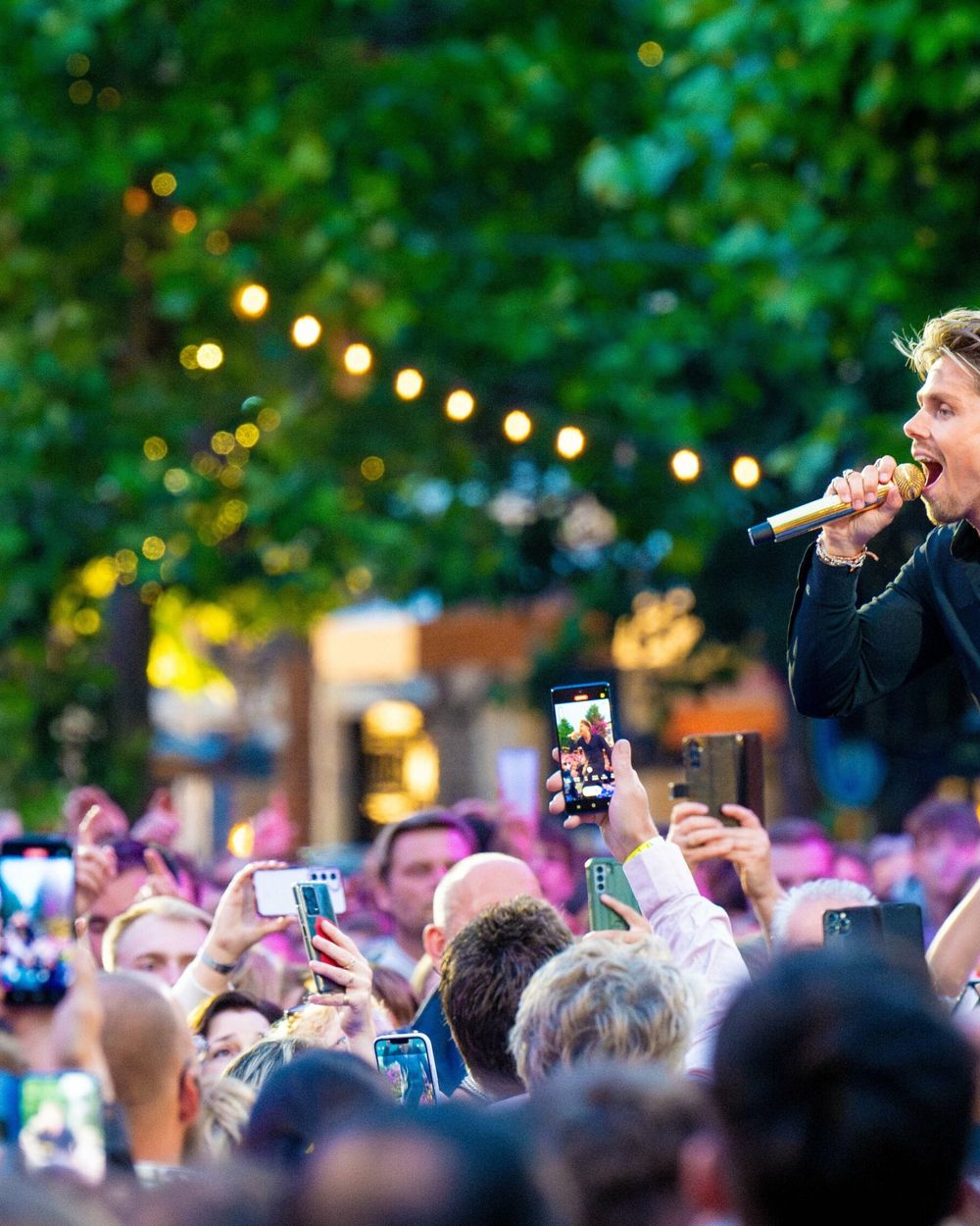 'Muziekfeest op het Plein' viert 20-jarig jubileum in Leeuwarden - Omrop Fryslân