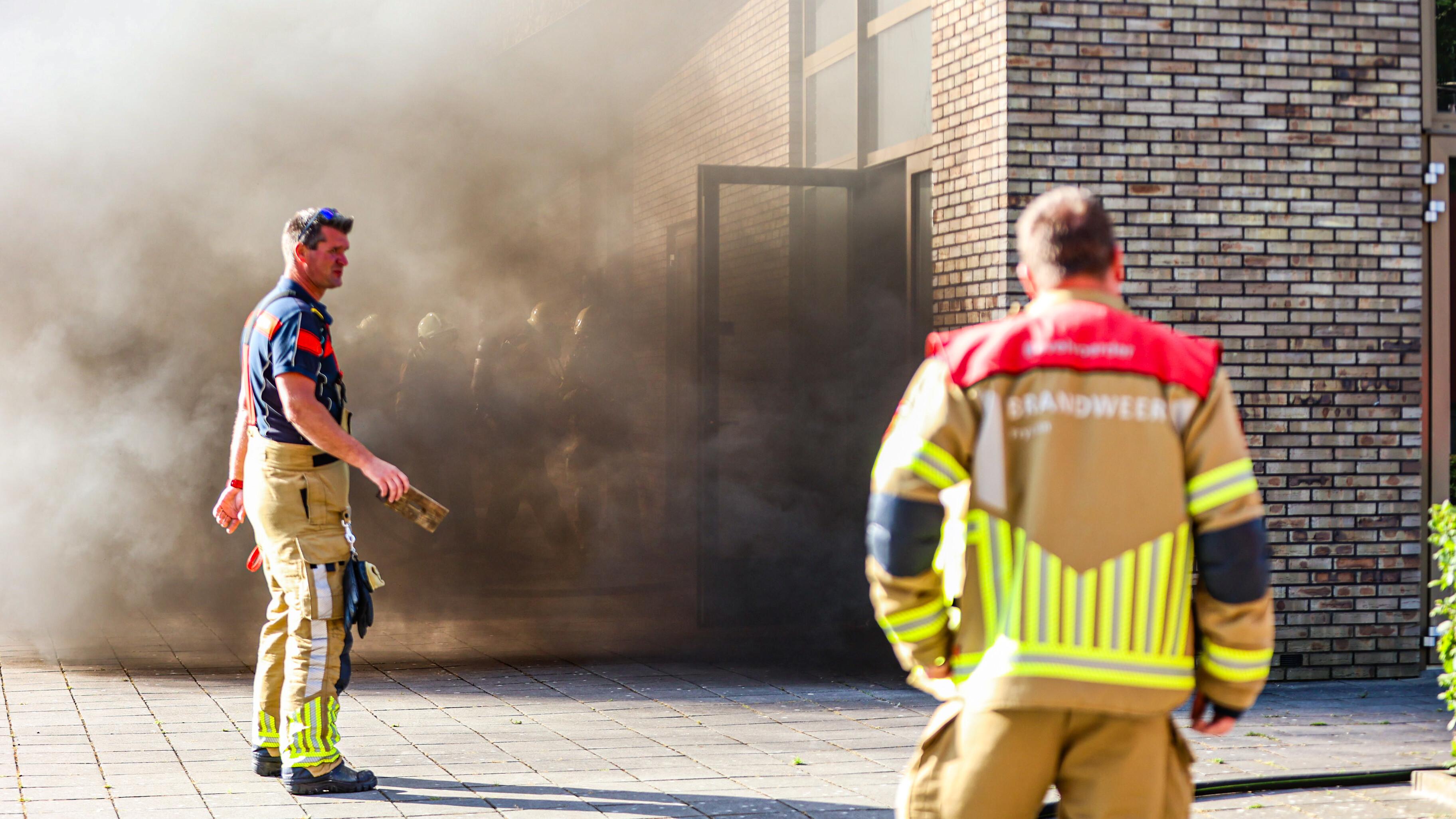112-nieuws 28 juni: Auto over de kop in Franeker | Bestuurder rijdt ...