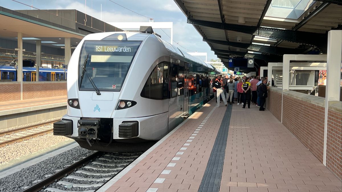 Eerste Arriva-trein rijdt door Hoofdstation Groningen: 'Echt een ...