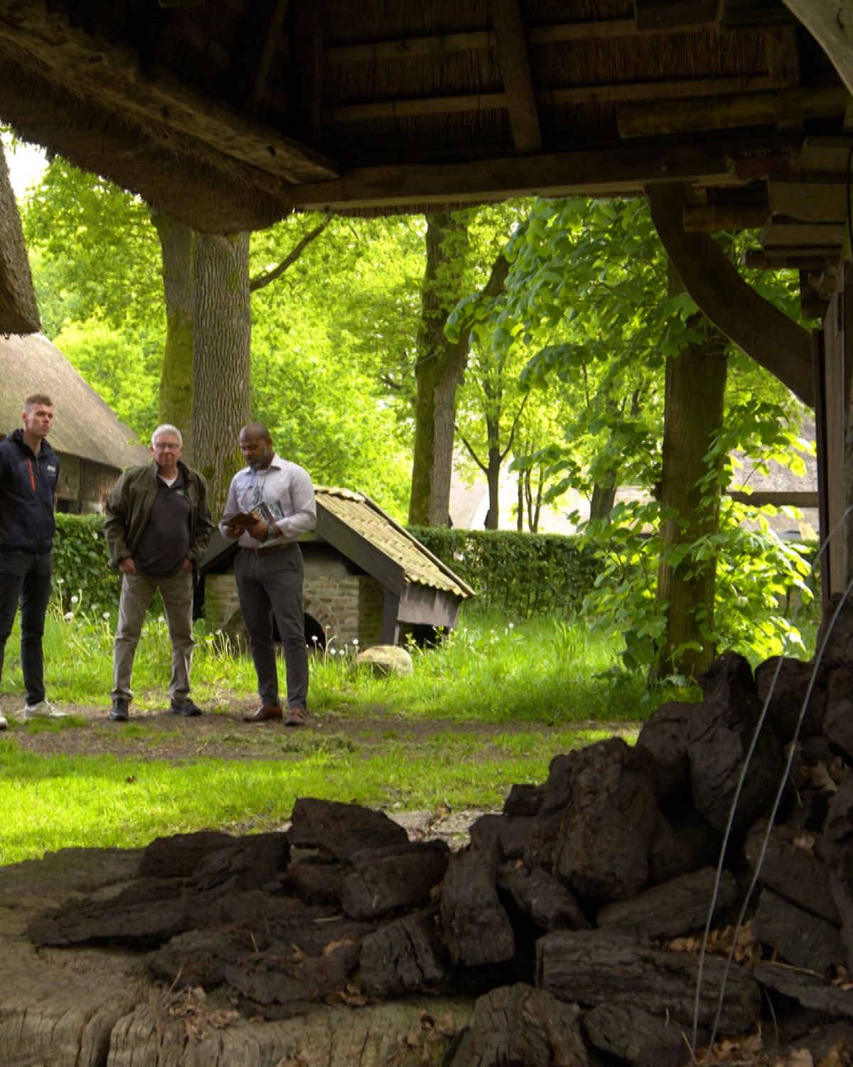 Curaçaose monumentenstichting kijkt de Drentse kunst af - RTV Drenthe