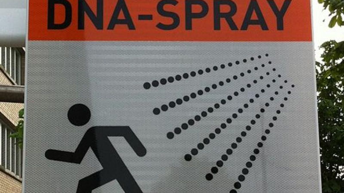 De cel in door DNA-spray - Rijnmond