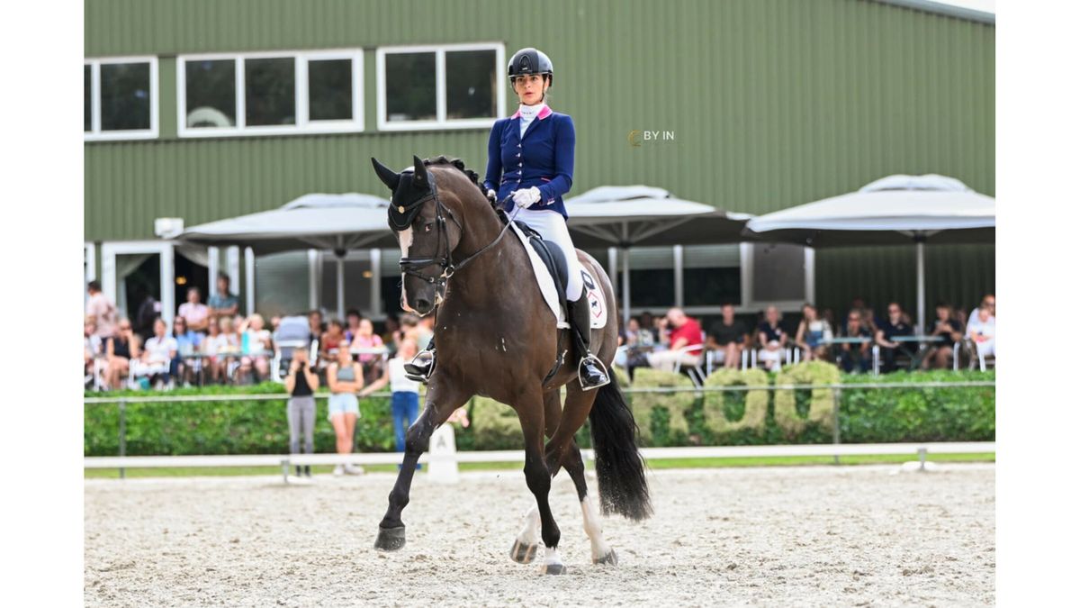 Simonse wint kür op muziek en grijpt Zeeuwse dressuurtitel - Omroep Zeeland