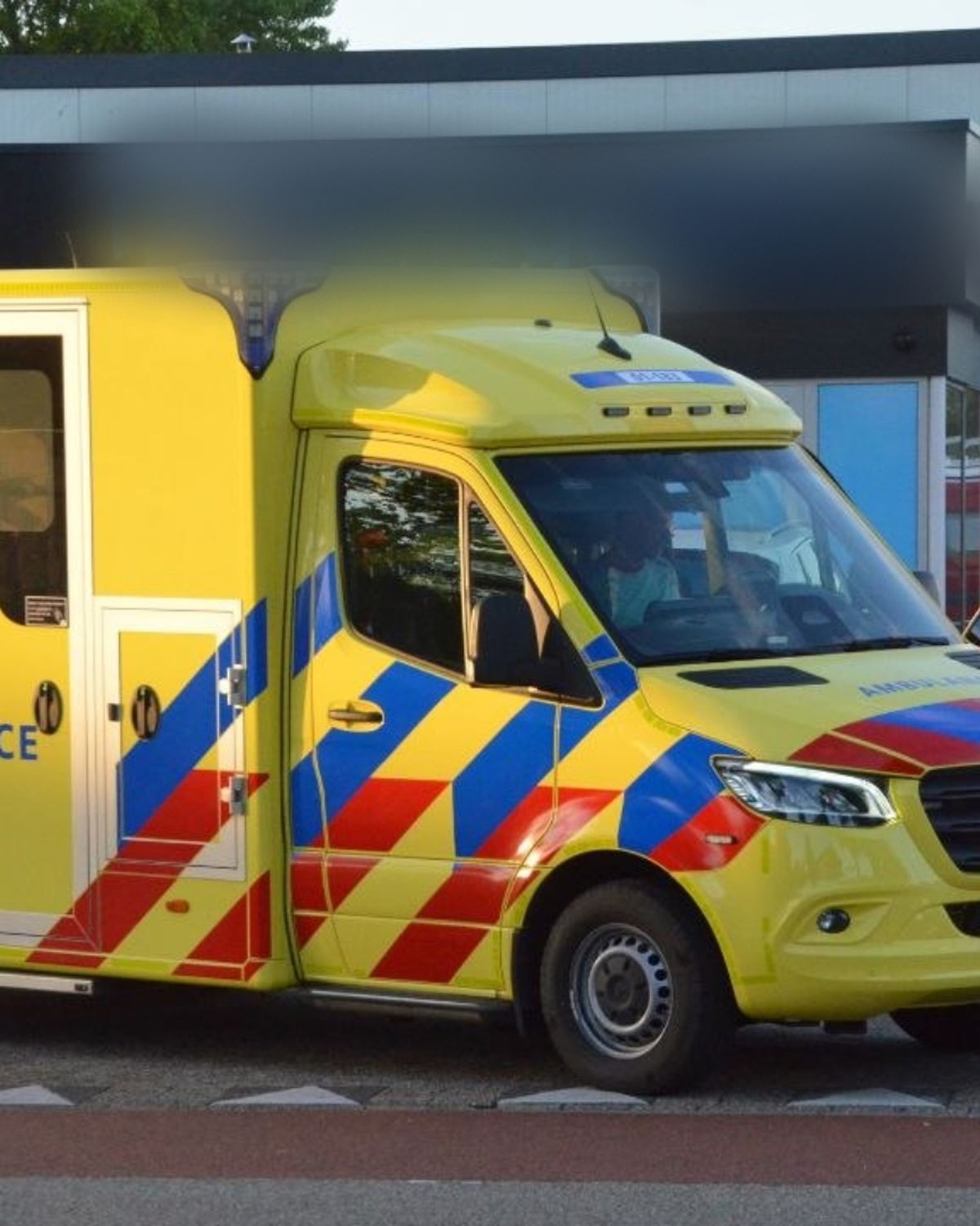112-nieuws: Kop-staartbotsing in Veendam • Shovel brandt uit in ...