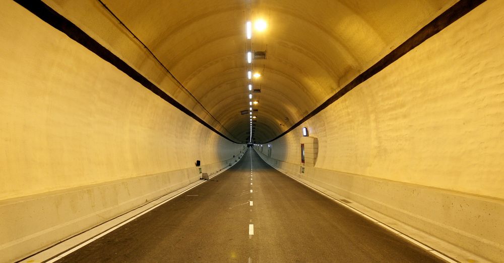 Tunnel gaat negen maanden dicht voor verkeer vanwege werkzaamheden - Omroep West