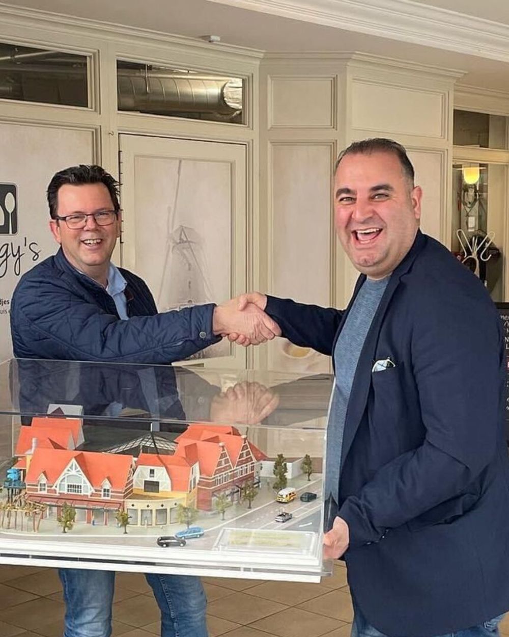 Azimi's kopen winkelcentrum in Sluis voor 6 miljoen - Omroep Zeeland