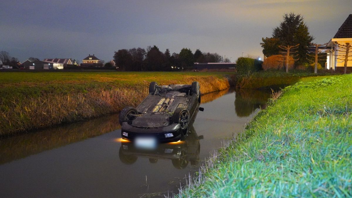 Man onder invloed belandt ondersteboven in sloot - Rijnmond