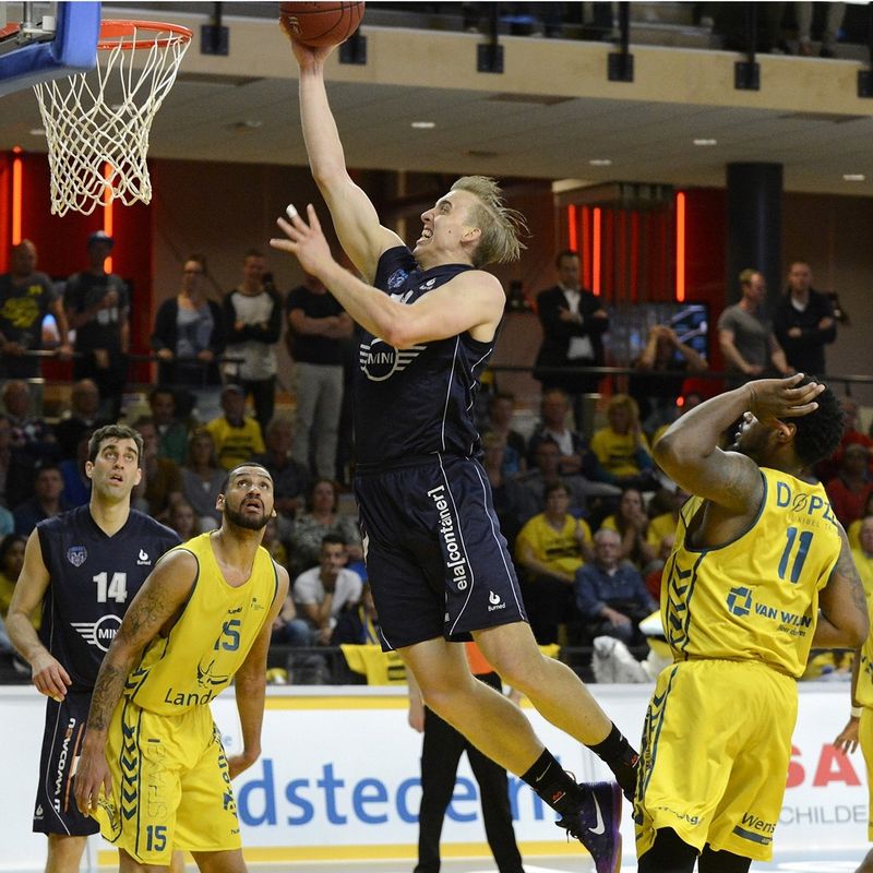 Lees terug: Landstede Basketbal - Donar (70-85) - RTV Noord