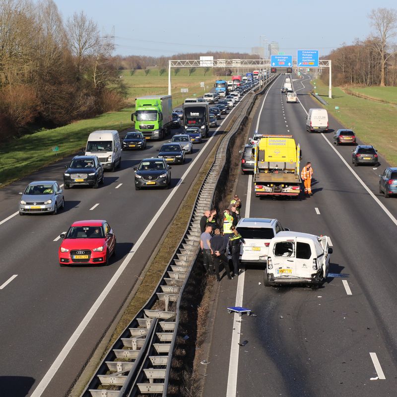 Lange file door ongeluk op A28 bij Wezep - Omroep Gelderland