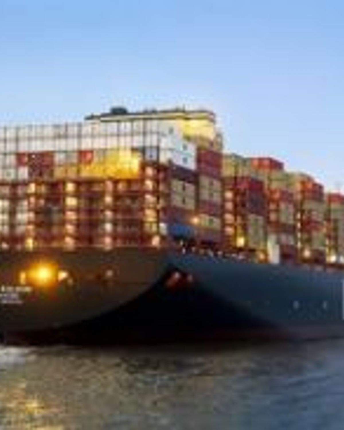 Grootste containerschip ter wereld onderweg naar Rotterdam - Rijnmond