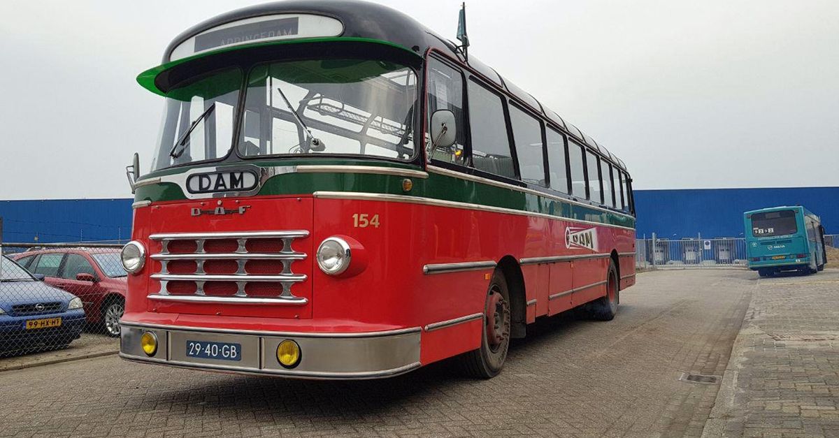 Herinneringen aan een vervlogen tijd met de laatst overgebleven DAM-bus ...