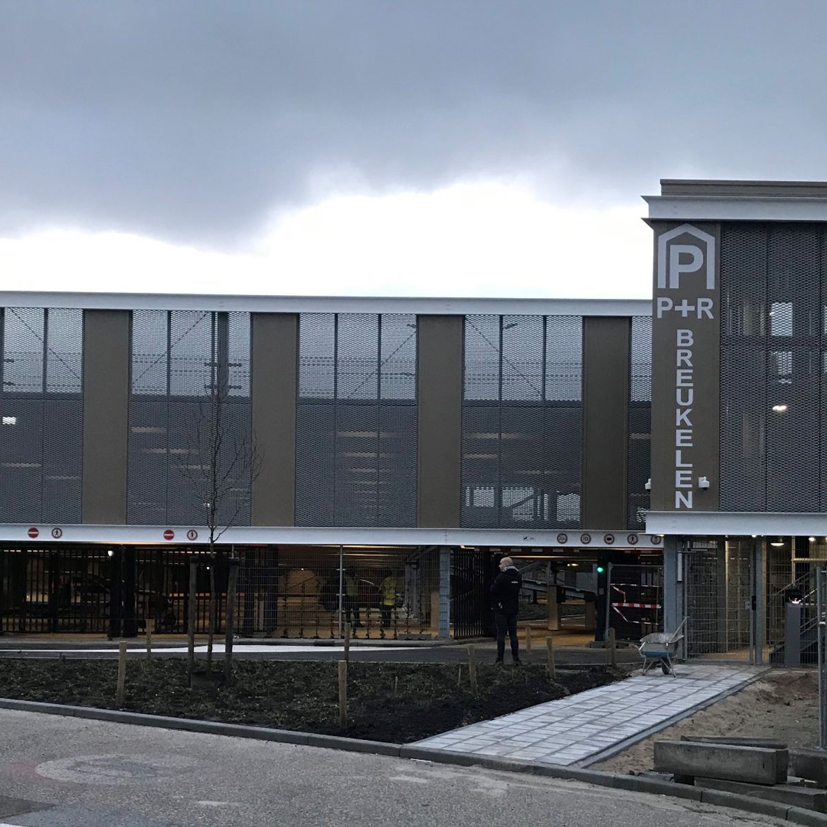 P+R station Breukelen geopend: nu nog gratis, maar straks moet je gaan ...