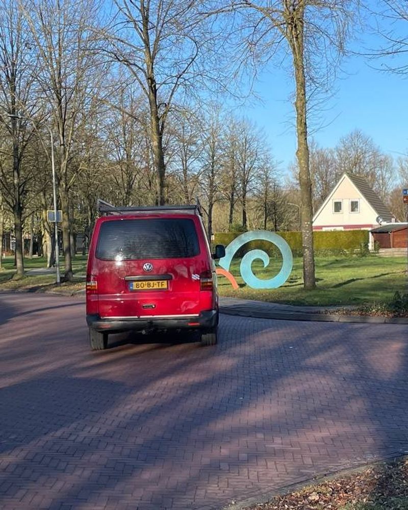 Verkeersregelaars in Bad Nieuweschans vanwege vuurwerkverkeer - RTV Noord