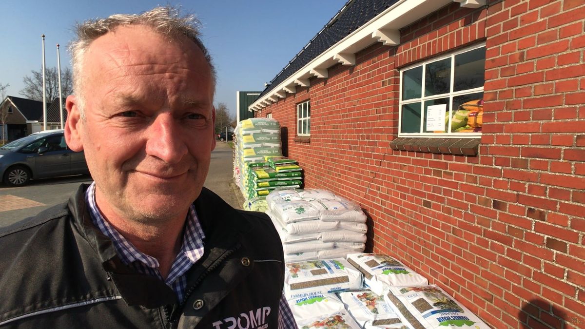 Onderzoeker haalt emmers vol poep bij bekende Friezen - Omrop Fryslân