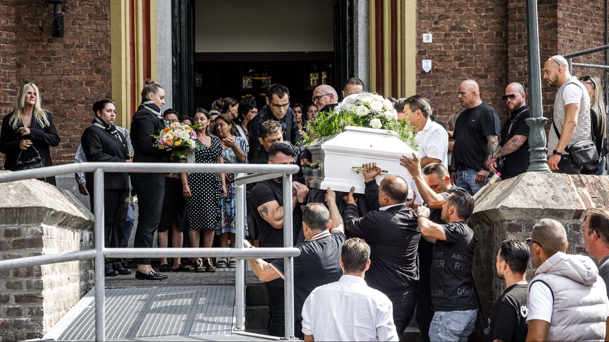 Emotioneel afscheid Joeweela: 'Ze was een moeder, een tante. Geen bezit ...