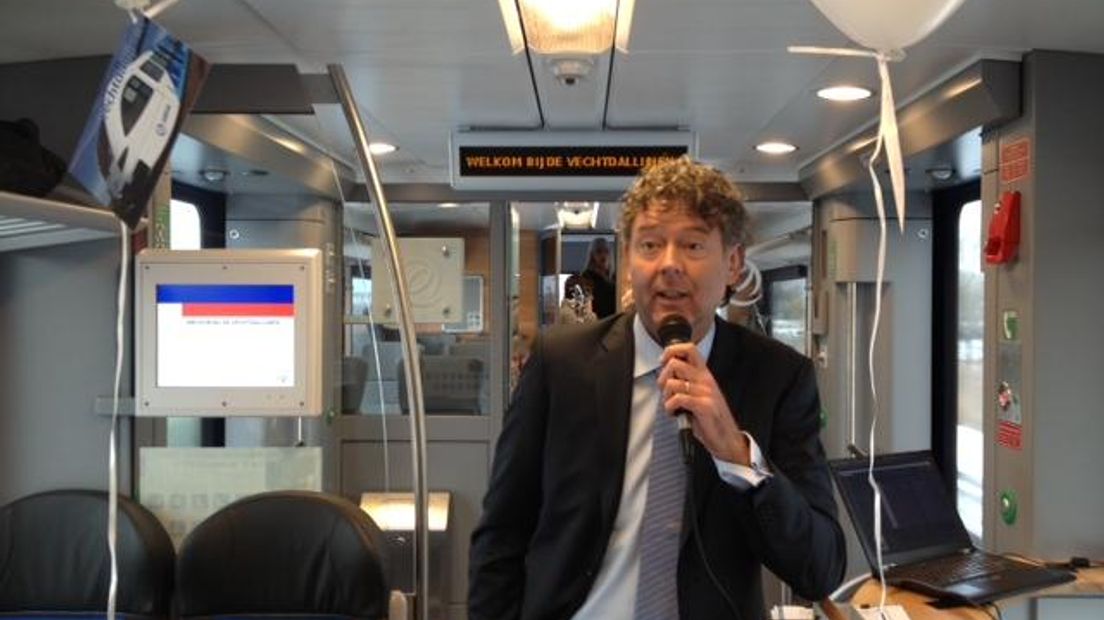 Arriva maakt eerste ritje op spoorlijn Zwolle - Emmen - RTV Drenthe