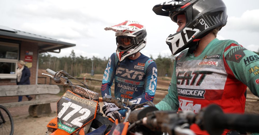 De gezamenlijke liefde van zus Lynn (22) en broer Cas (18) Valk voor de ...