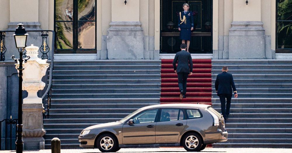 Autodealer uit Meppel aast op Saab van Mark Rutte: 'Vinden er zo een ...